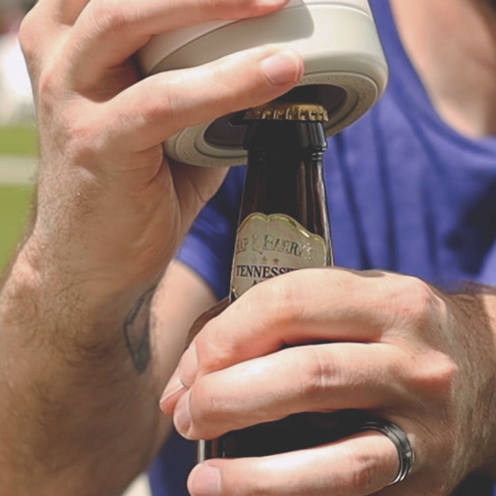 BLACK BISON BEVI Can Cooler - Keep Your Drinks Cool – Bison Coolers